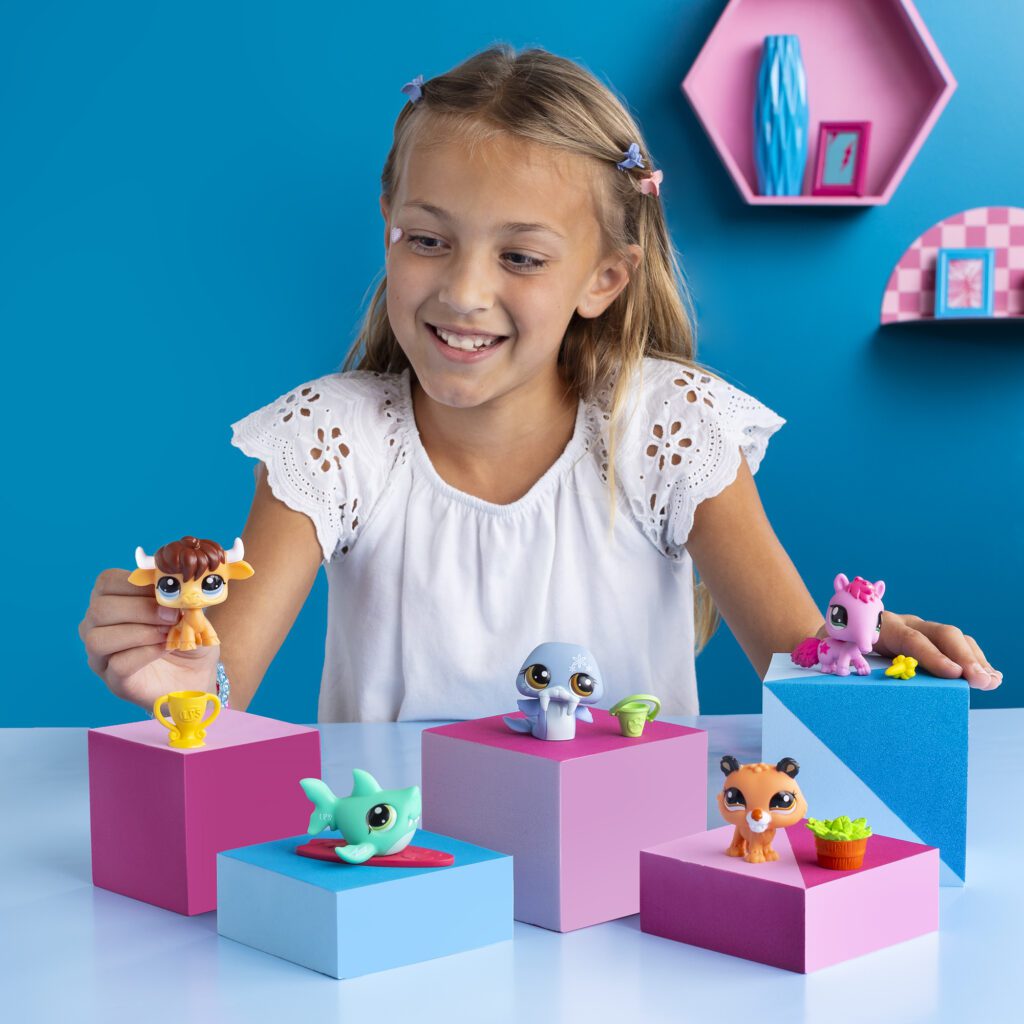 Pet Surprise Display - Littlest Pet Shop