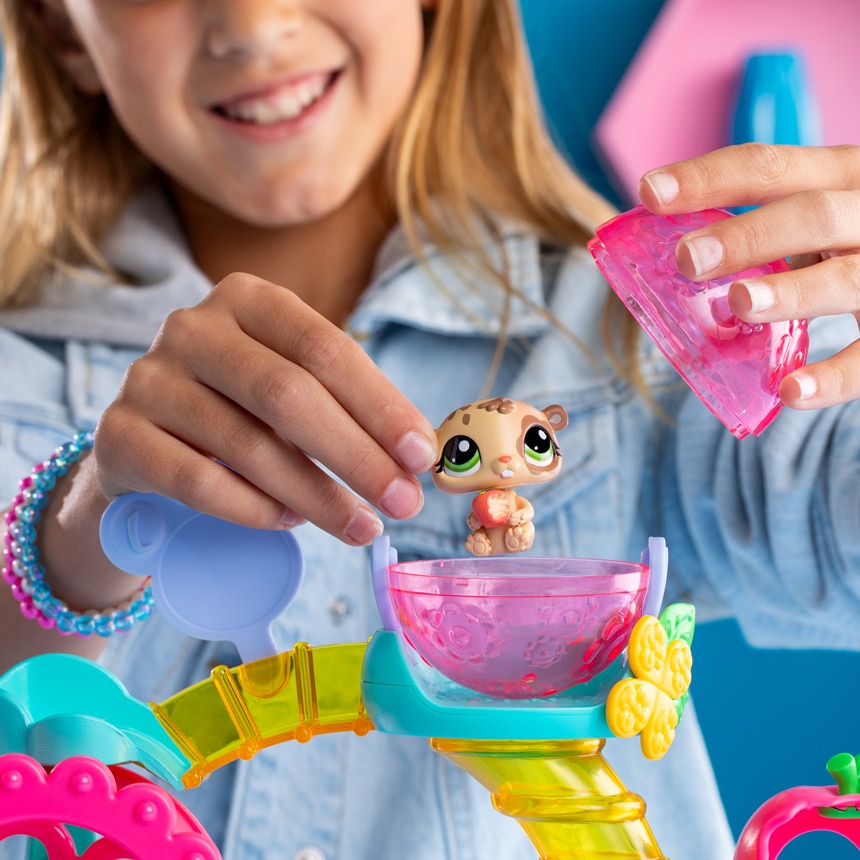 Fun Factory Playset - Littlest Pet Shop